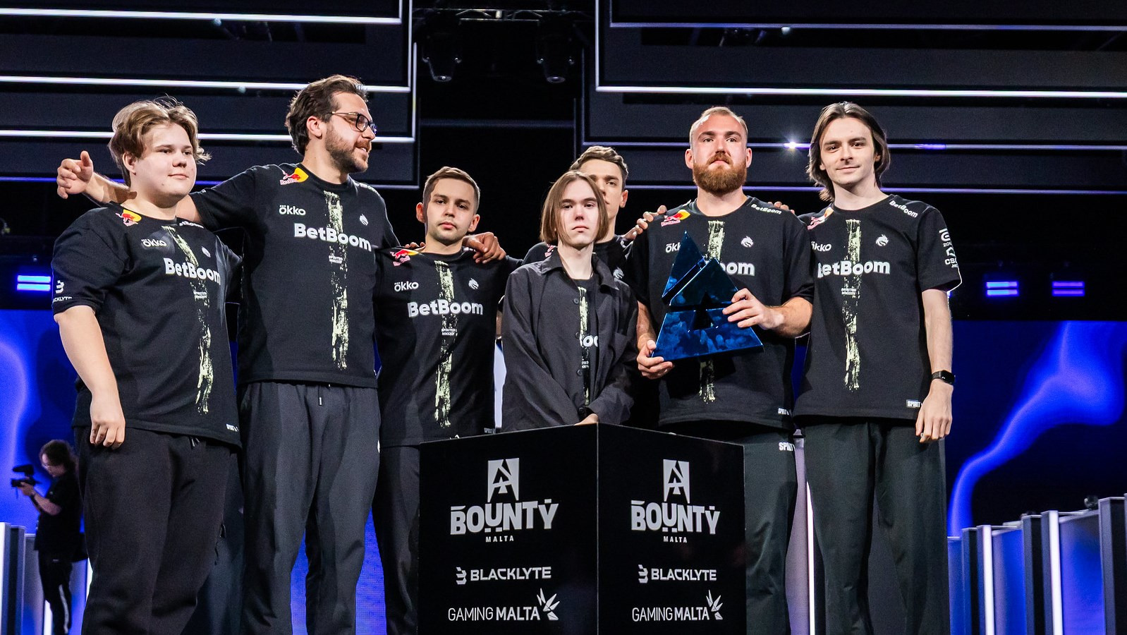 Zweih объяснил, как donk может стать лучшим игроком 2025 года. Новости CS 2